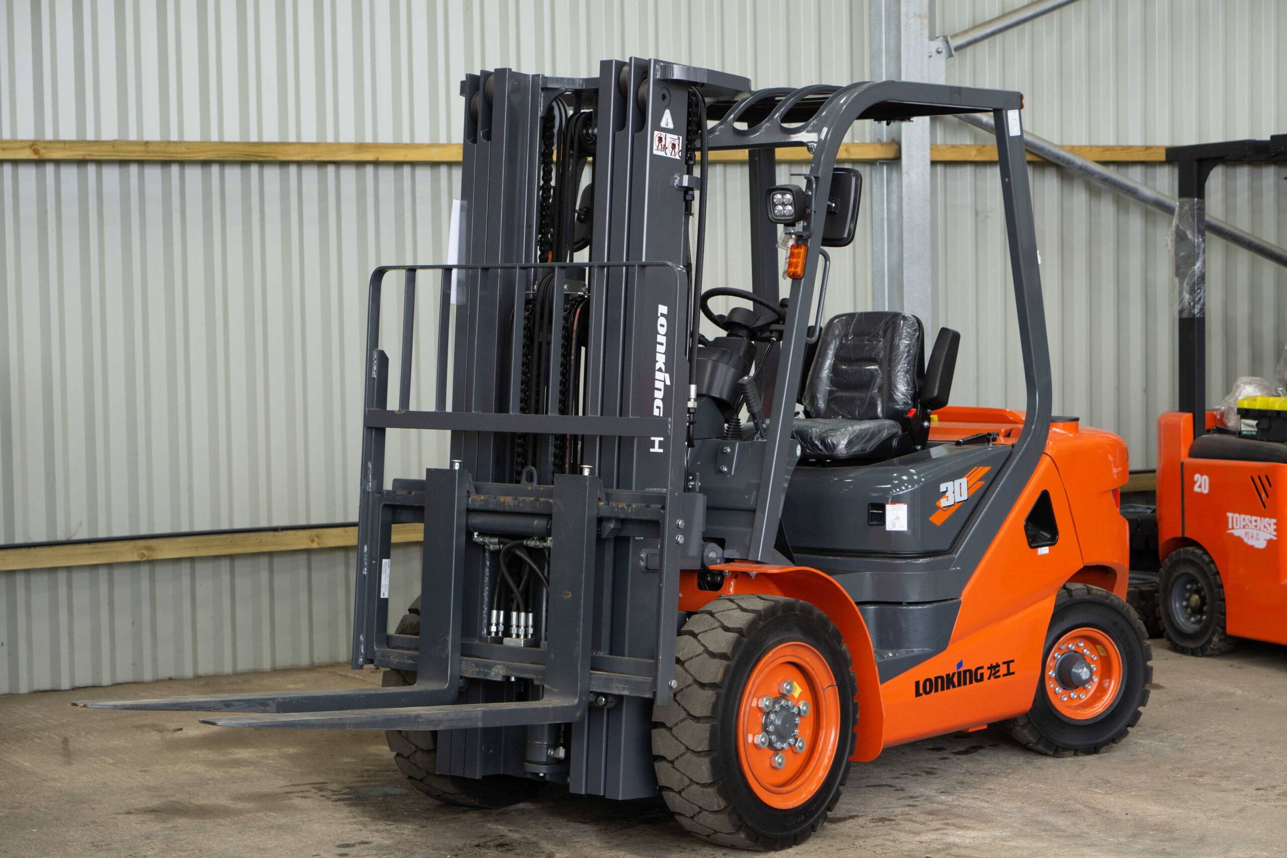 2025 3 TON TRIPLE MAST FORKLIFT | North Norfolk Vehicle Solutions