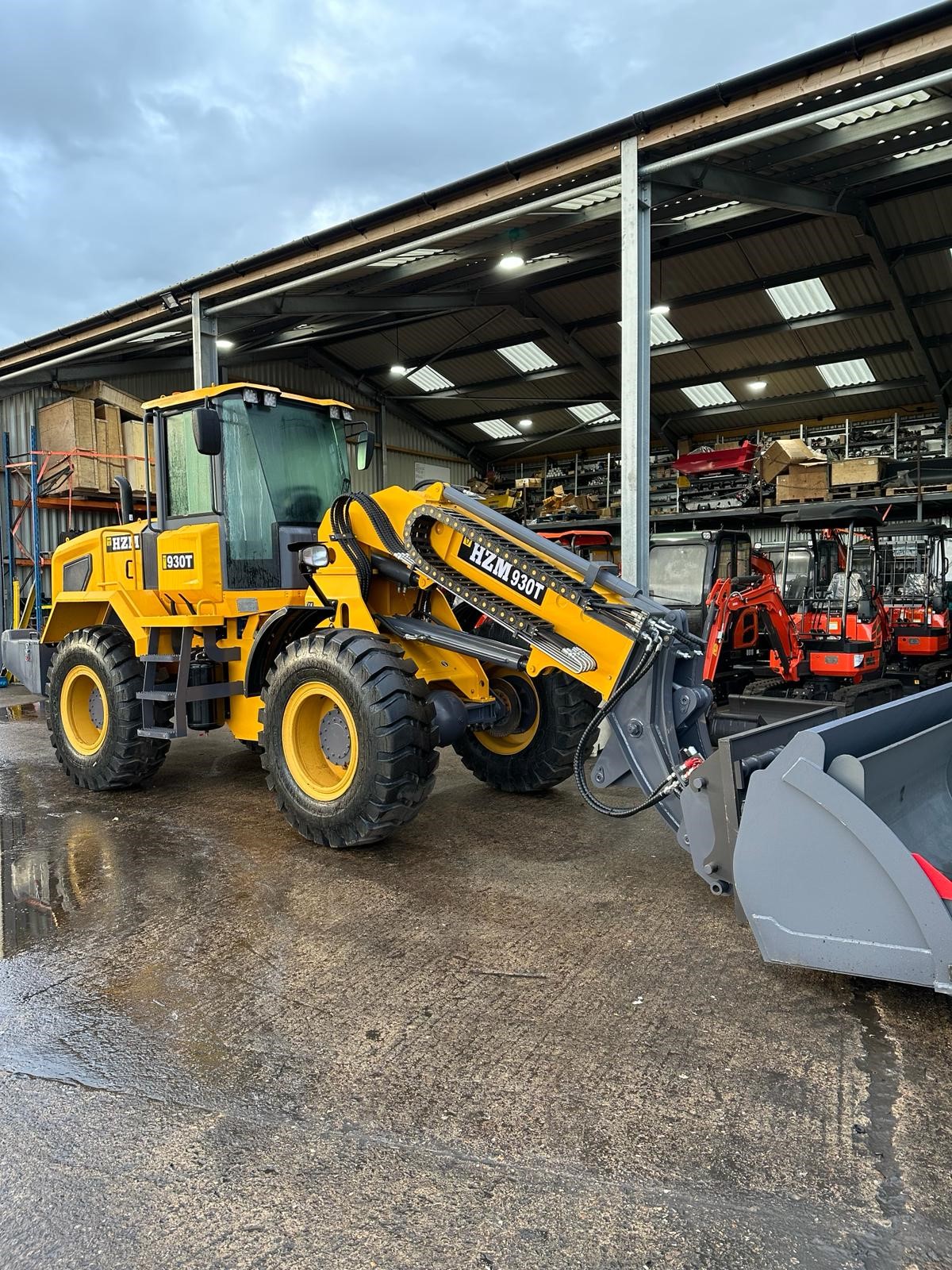 HZM 930T 3 TON LIFT PIVOT STEER TELEPORTER | North Norfolk Vehicle ...